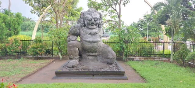 Arca Tothok Kerot dan Mitos Cinta Dewi Wadalwerdi - Kediriapik